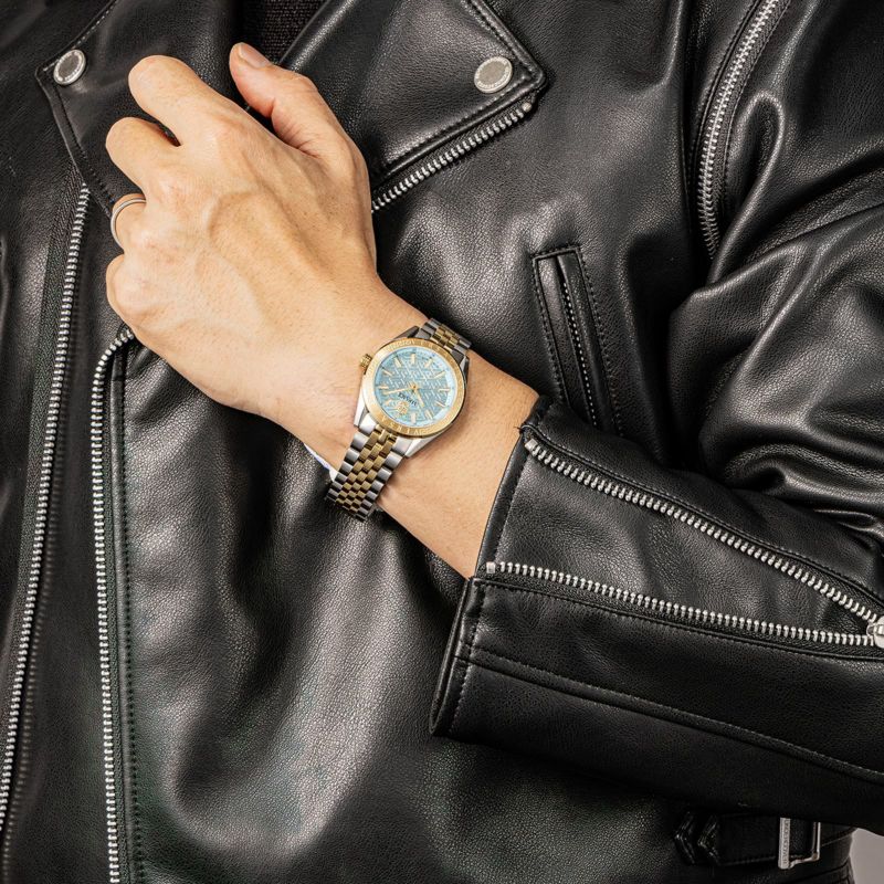 V-CODE LADY｜NEWS｜VERSACE WATCHES - ヴェルサーチェ・イタリア発の高級腕時計 ヴェルサーチェJAPAN公式サイト